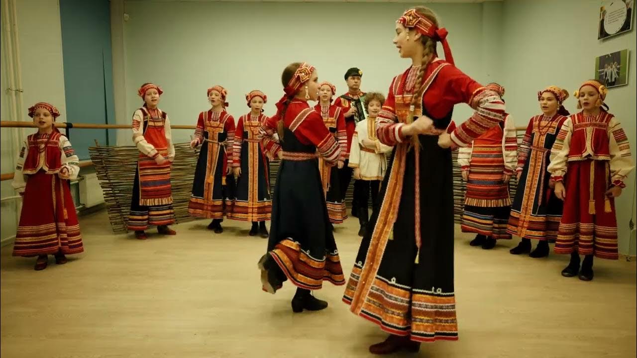 Ансамбль народной песни " Купавушка"- " Девка по саду гуляла" - YouTube
