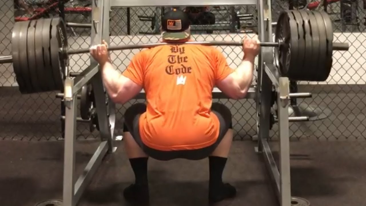 585 POUND SQUAT W/ SPECIAL GUEST TIGER - YouTube