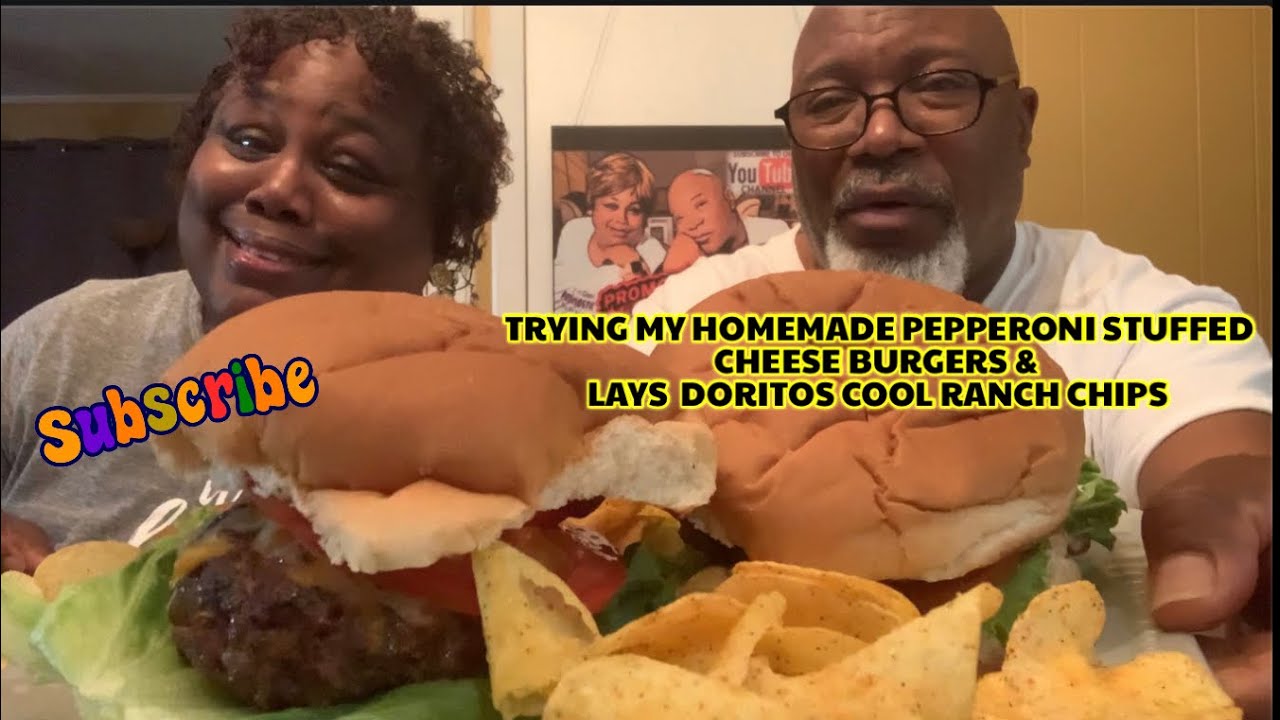 TRYING MY HOMEMADE PEPPERONI STUFFED CHEESE BURGERS & LAYS DORITOS COOL ...