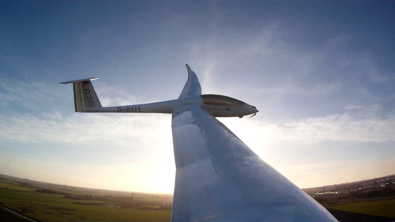RC Duo Discus zweefvliegtuig bij Aeroclub Heemskerk (ACH) Winglet view ...