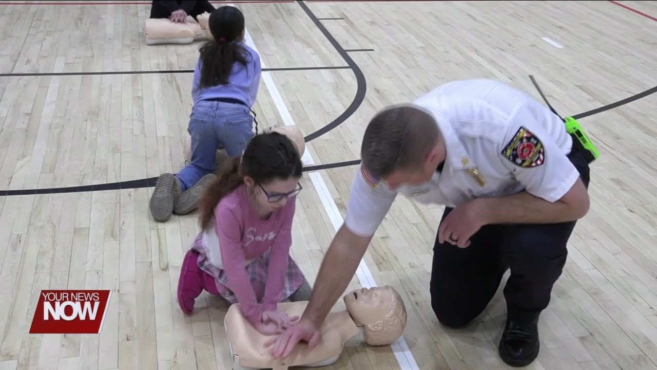 Shawnee Elementary Students learn CPR in hands-on training - YouTube