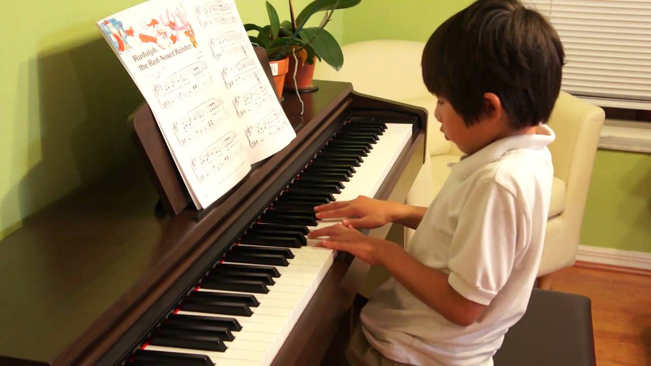 Rudolph, the Red-Nosed Reindeer, piano by Steven Tsang - YouTube