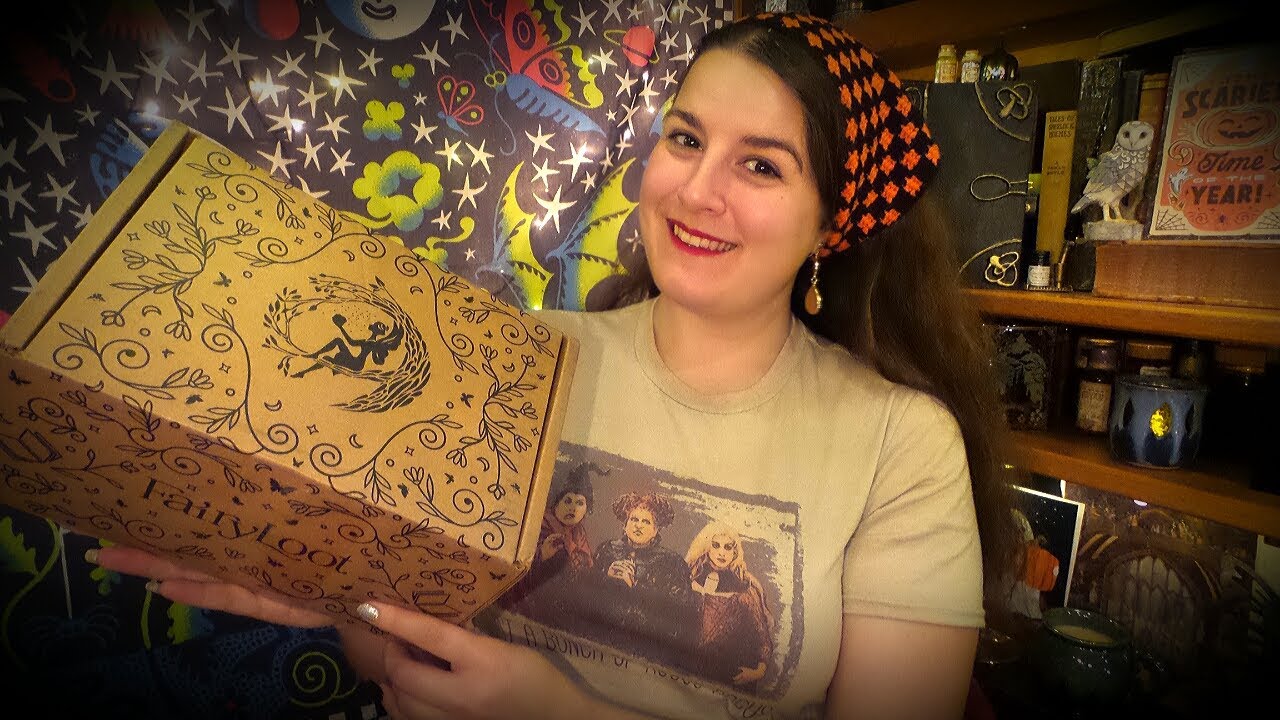 Fairyloot CASTLES CRUMBLING October Unboxing 🧚🏻‍♀️📚 BEST Fairyloot Box ...
