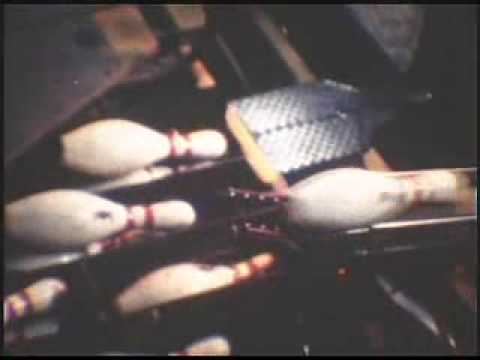 AMF 82-70 Pinsetter/Pinspotter - YouTube