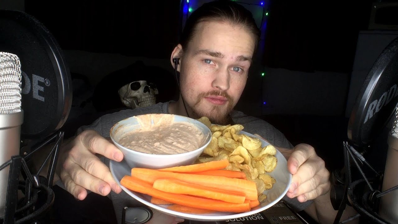 ASMR - Eating Crisps & Carrots With Dip *CRUNCH* - YouTube