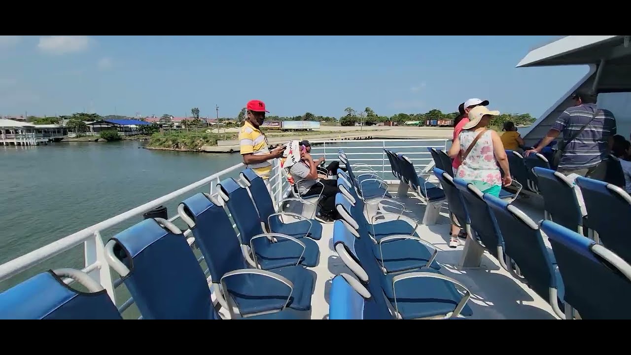 A bordo del Ferry de Roatán. - YouTube