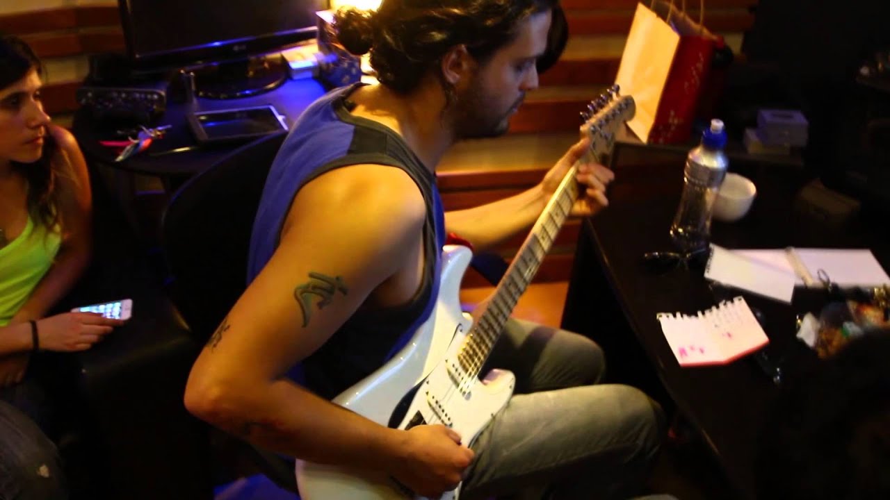 Daniel Chiang - Grabación Guitarras (Teaser) - YouTube