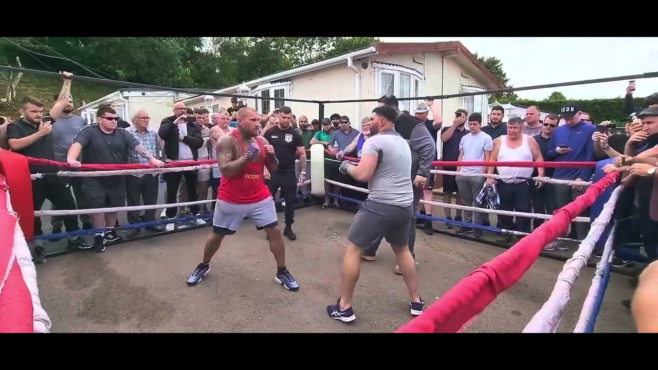 Decca heggie vs dean lynch full fight HD - YouTube