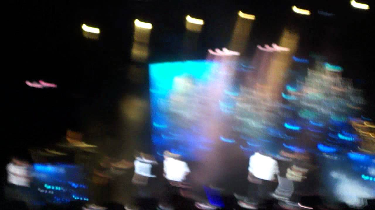 One Direction Up All Night Tour 7-1-12, I Want, Harry's Lyric Change ...