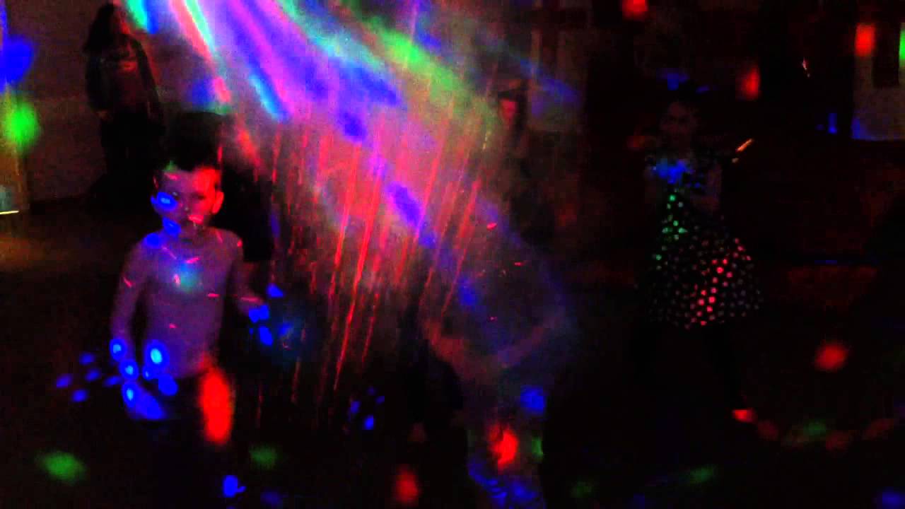 Children's Disco Parties Southampton (Playing Musical Bumps) - YouTube