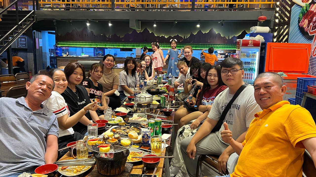 BTBF 790:: Tiệc chia tay của 2 gia đình Tuyết & Đạt - YouTube