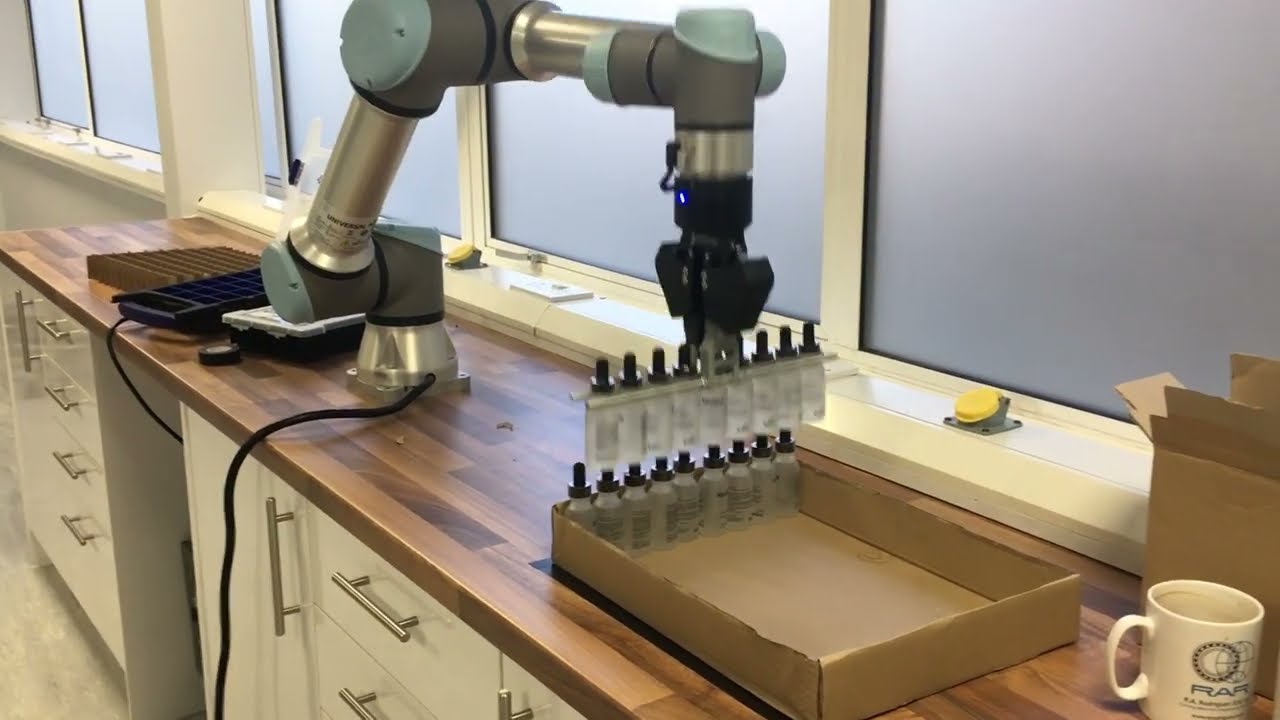 Customised Gripper Pick-and-Place Feasibility Friday - YouTube