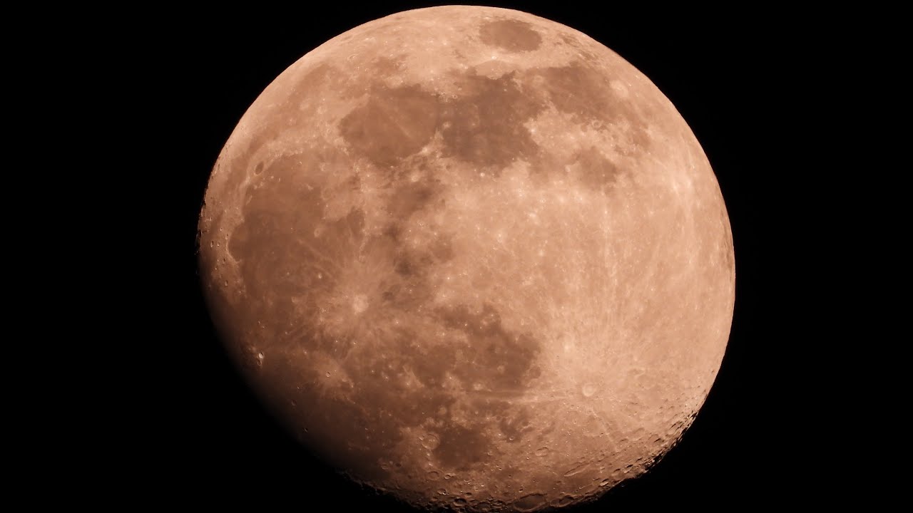 The moon April 2020 using a Nikon P1000 camera - YouTube
