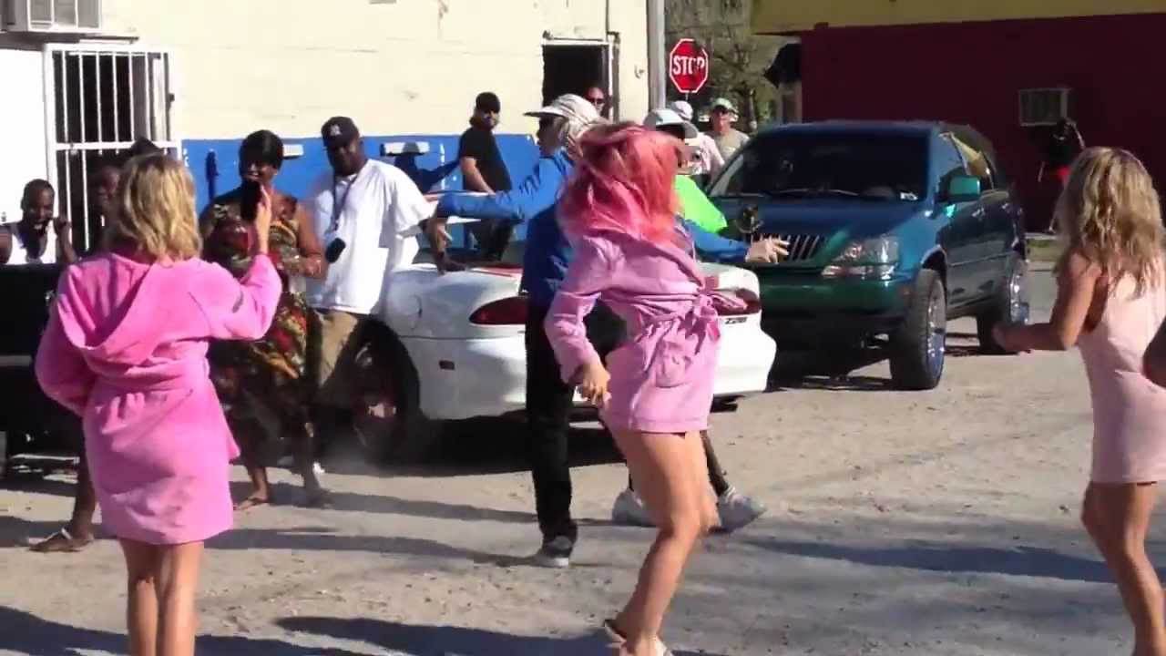Spring Breakers Dance Party - YouTube