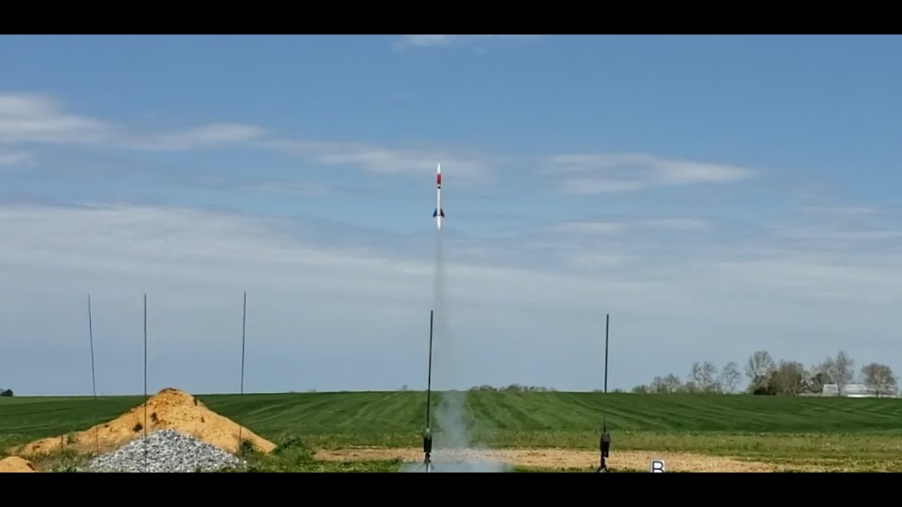 Estes Executioner-E20 White Lightning - YouTube