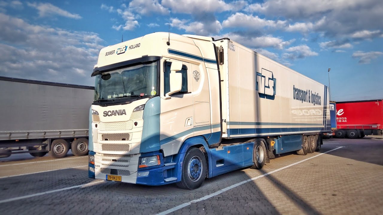 Без опыта и сразу на Scania Super. 700 в день. Авария и Олени. - YouTube