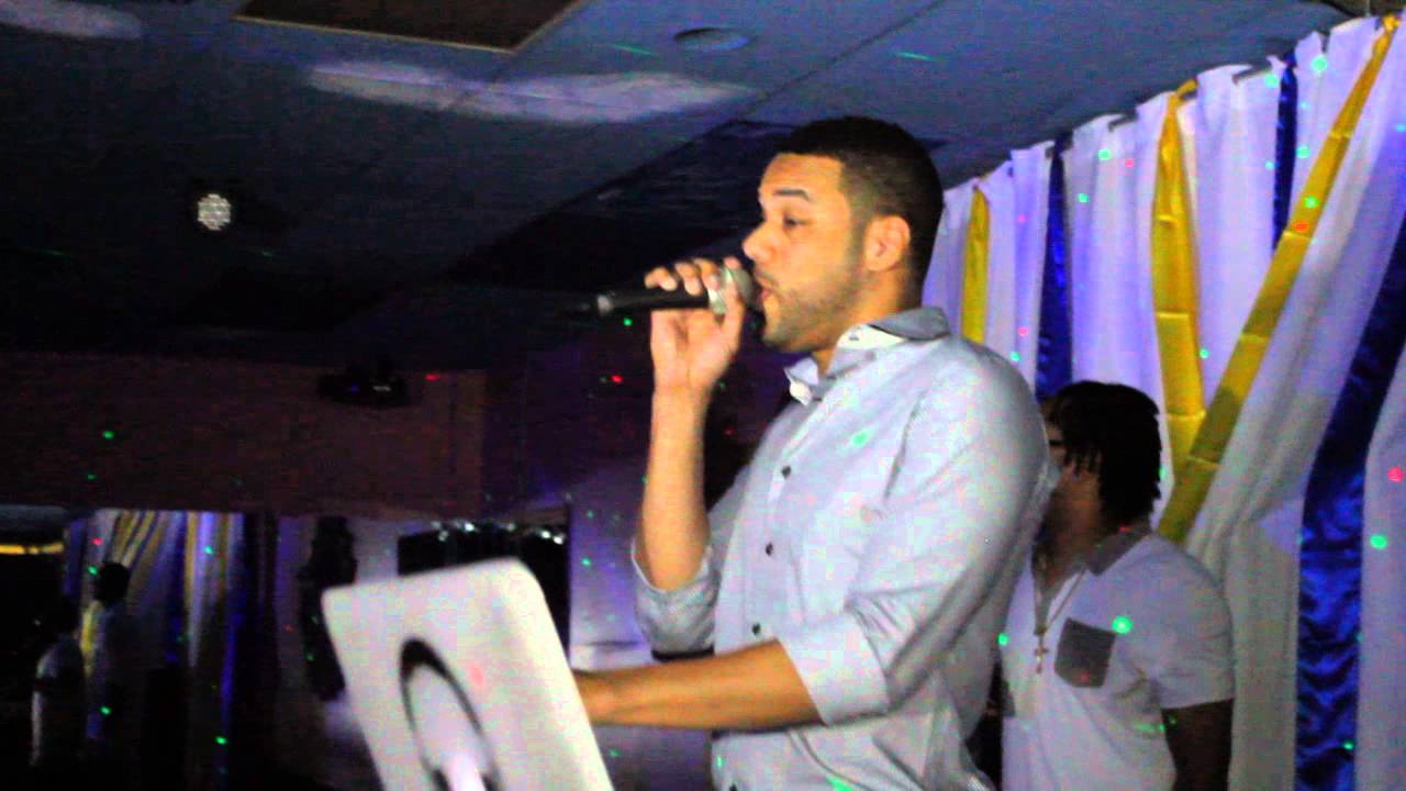Olivier Duret " Danre ra " unplugged live video at Top Hop Garden - YouTube