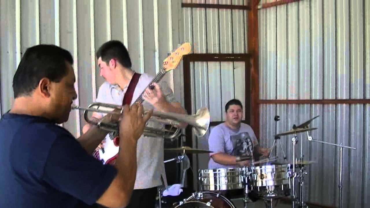 Ezequiel "El Cheque" Pena - Popurri de Vallarta Show (Ensayo) - YouTube
