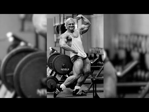 Its chest day! Tom Platz working deltoids and pecs - YouTube