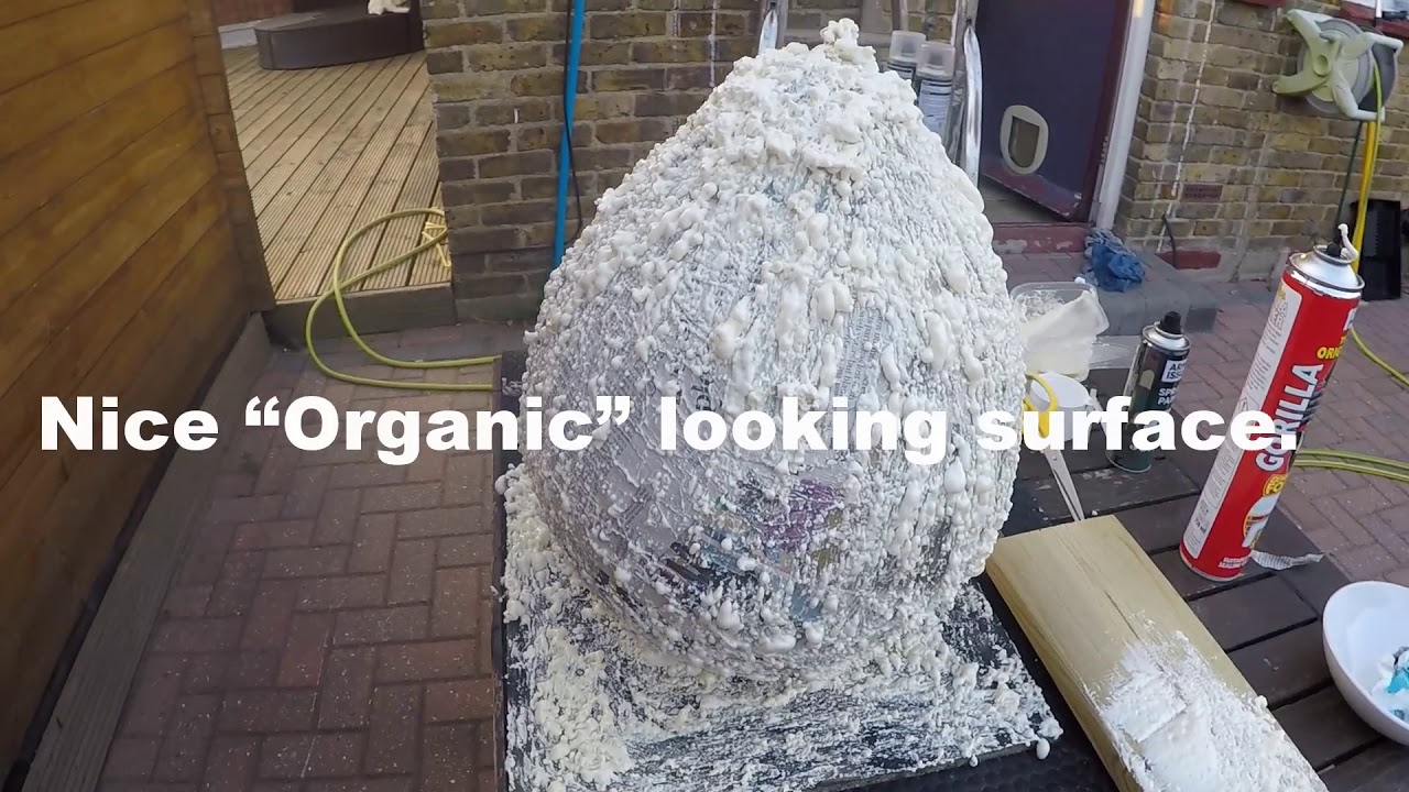 Alien Xenomorph creating creepy egg props. Aliens, Alien, Romulus ...