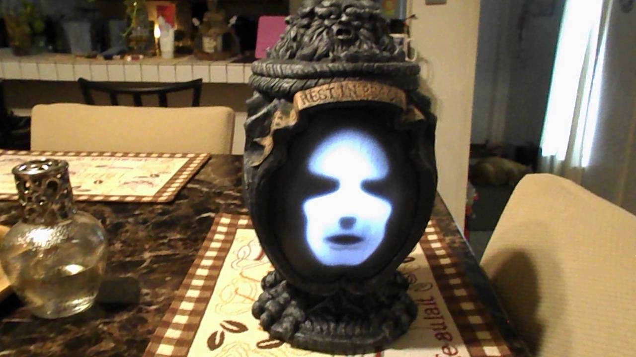 Tekky Toys Animated Haunted Ash Urn 2016 - YouTube