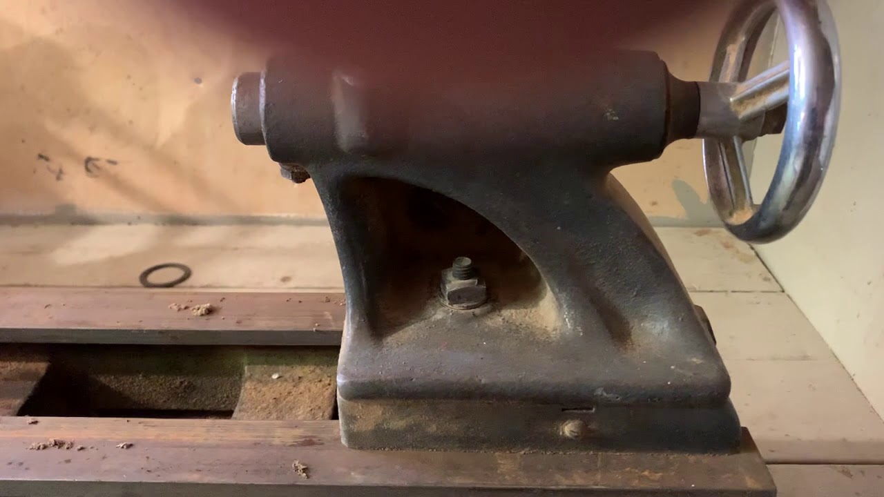 TH42 Atlas Lathe Operating - YouTube