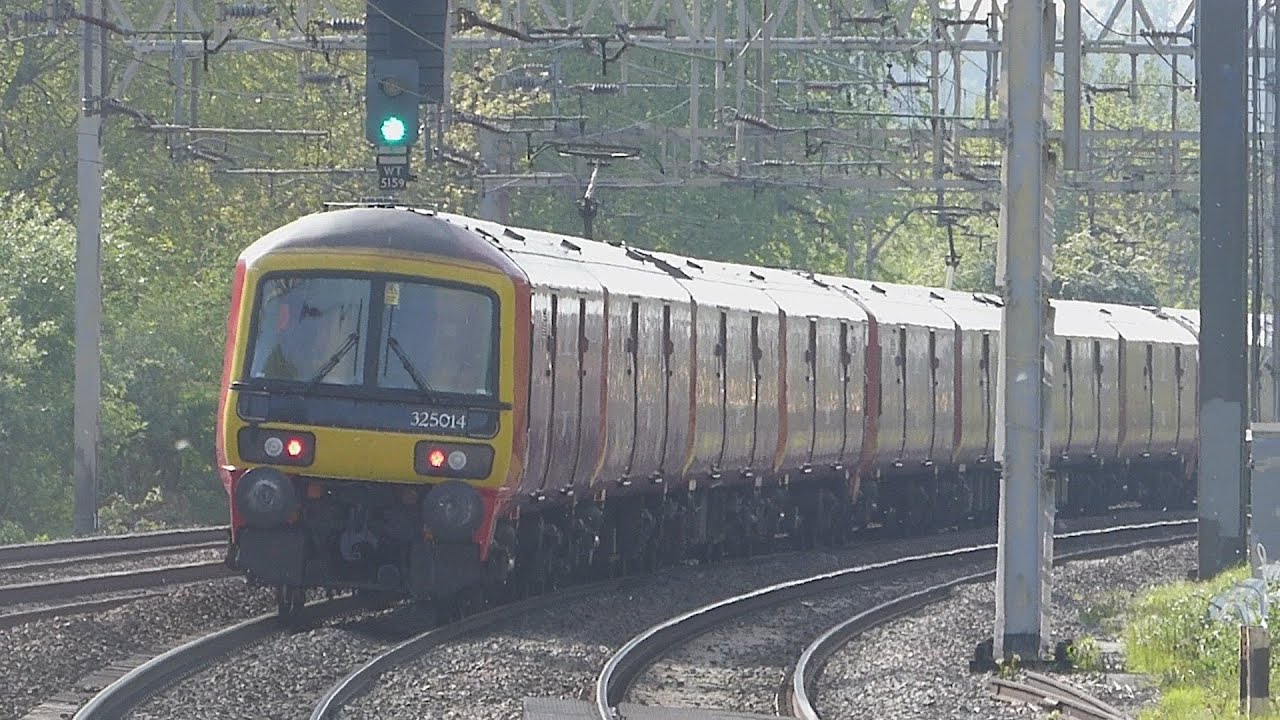 Triple Royal Mail Class 325 passes Berkhamsted (7/5/24) - YouTube