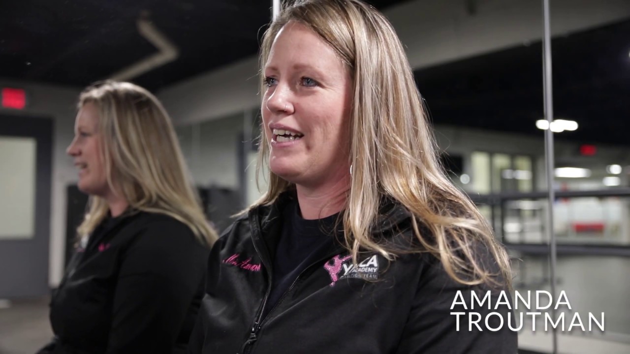 Amanda Troutman 2019 Statesville Chamber Awards - YouTube