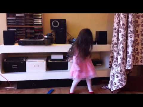 Coco dancing to Weller