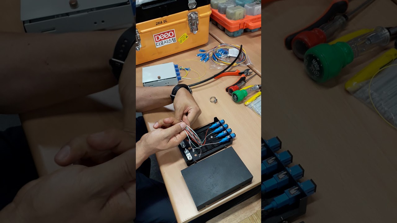 미니FDF 광섬유피그테일 광케이블접속방법 광접속슬리브 컬러피그테일 - YouTube