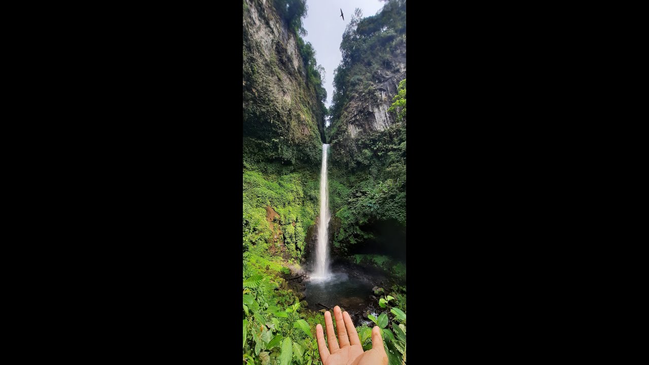 Naik Tebing 90 derajat-Track Ekstrem Curug Lojahan, Batang - YouTube