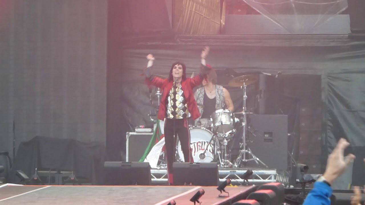 The Struts (Opener for The Rolling Stones) - Live in Zürich - Put Your ...