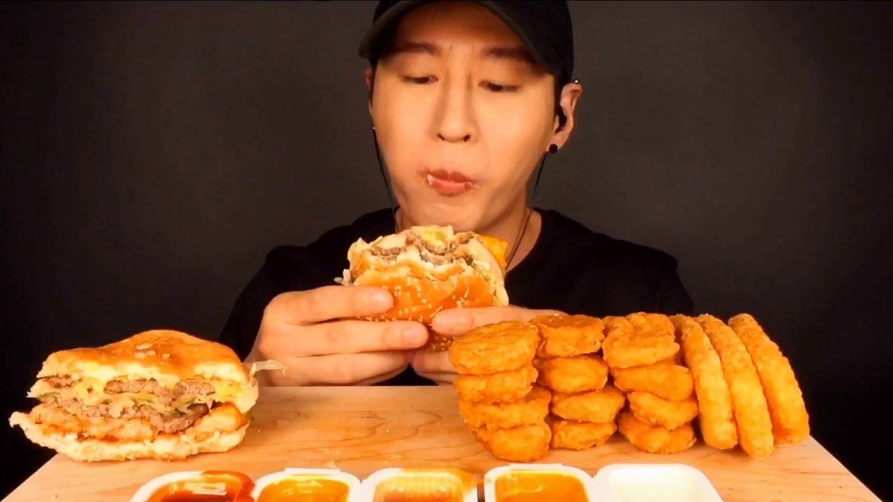 ASMR - EATING BURGER COP PULLS YOU OVER ROLEPLAY! FUN ROLEPLAY TINGLES ...