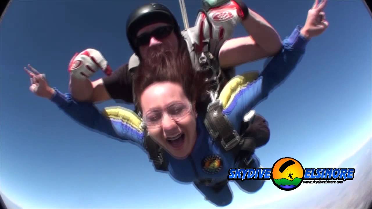 Jordan Hallen Skydiving at Skydive Elsinore - YouTube