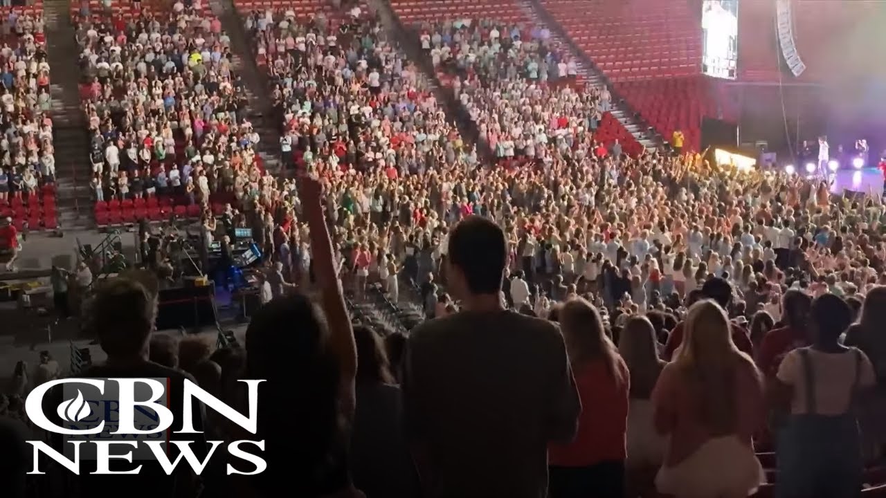 Revival Sweeping Through College Campuses Impacting Tens of Thousands ...
