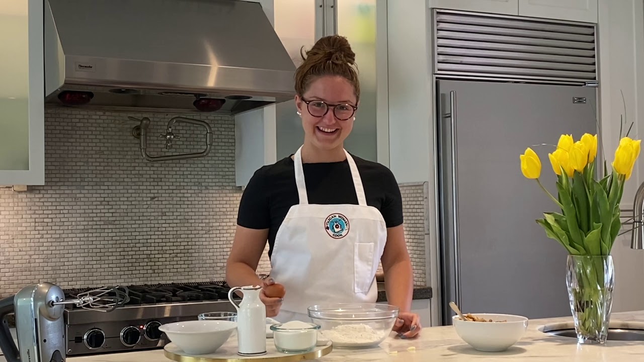 Tuscan Women Cook's Arianna Moldovan Prepares Tuscan Apple Cake - YouTube