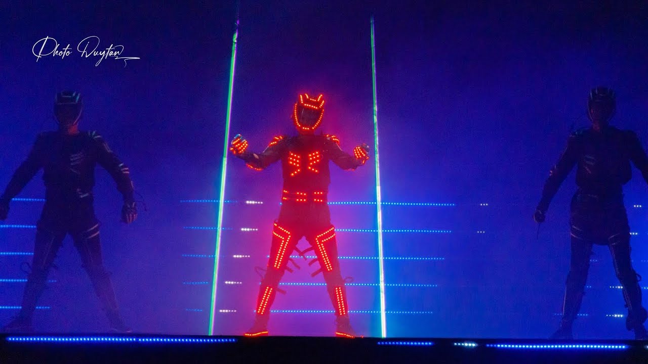 [ VŨ ĐOÀN SỨC SỐNG ] - LASER MAPPING - LED ROBOT - YouTube