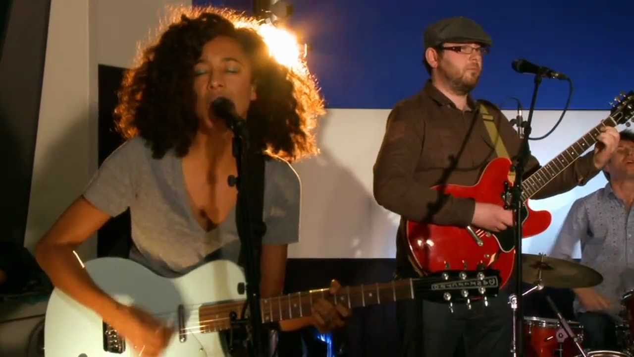 Corinne Bailey Rae performs Are you Here - YouTube