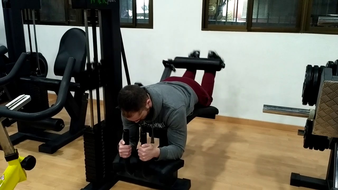 Curl femoral en máquina - YouTube