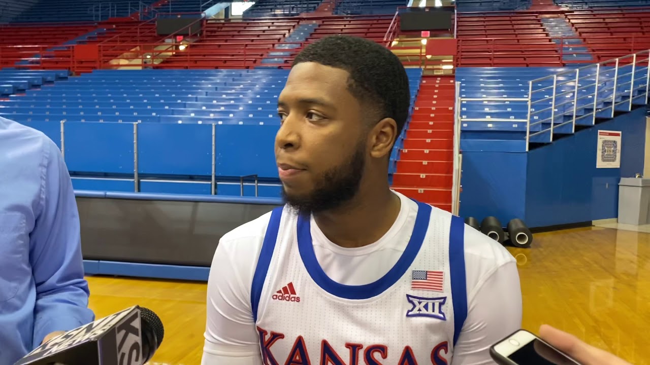 Isaiah Moss speaks to reporters at KU’s media day - YouTube