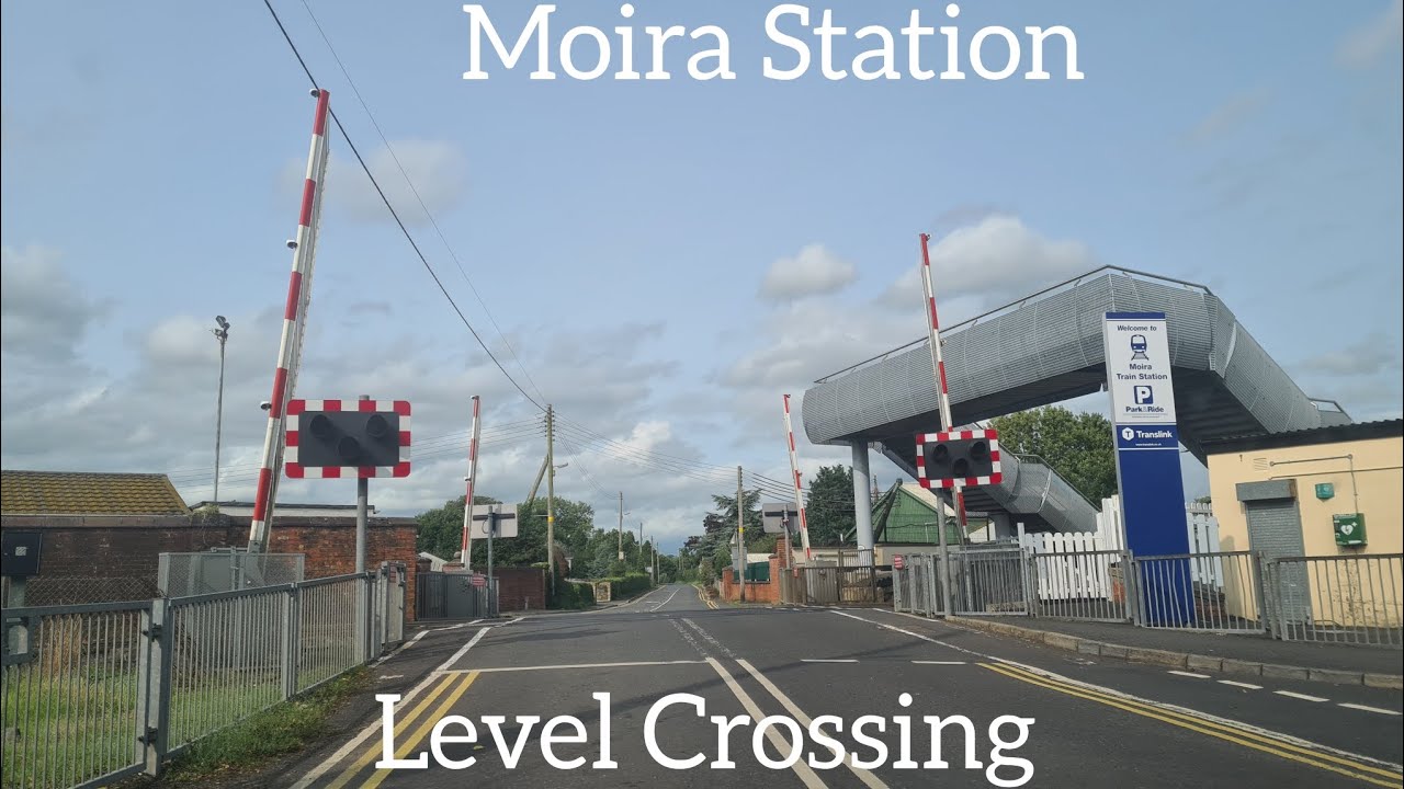 Moira Station Level Crossing (Craigavon) Monday August 21.08.2023 - YouTube