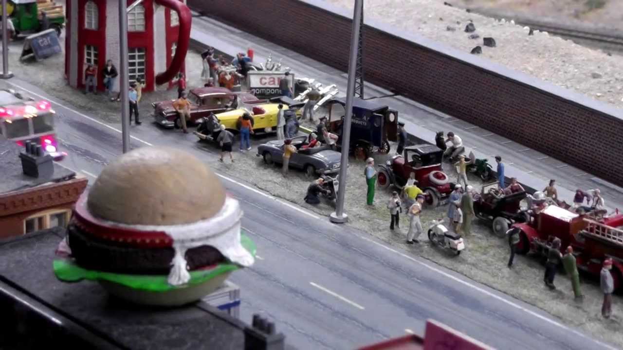 Some HO scale US trucks, fire trucks and rescue, buses, Miniatur ...