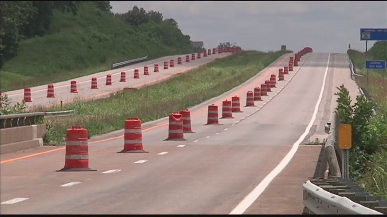 First phase of Natcher Pkwy construction begins - YouTube