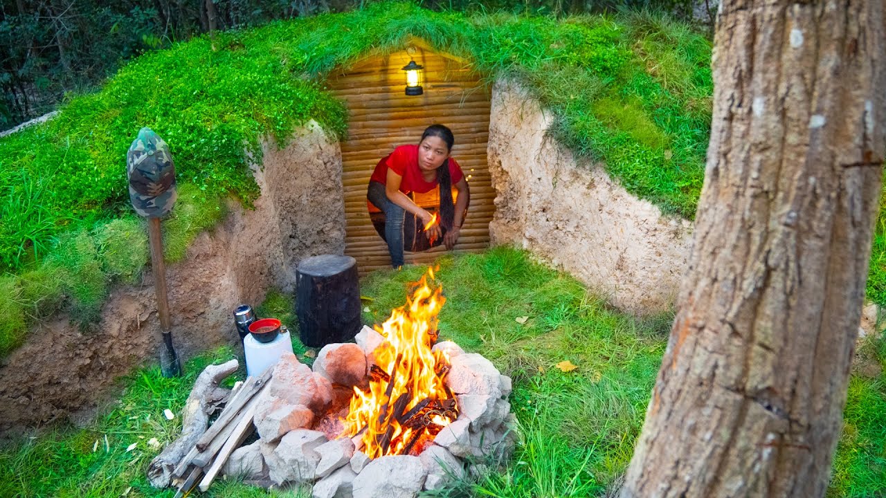Girl Live Off Grid, Built Grass Roof Underground House to Live in the ...