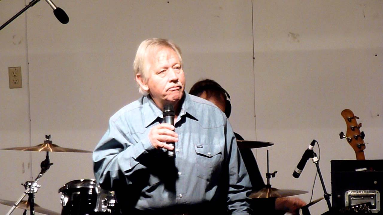 John Conlee performs Back Side of 30 - YouTube