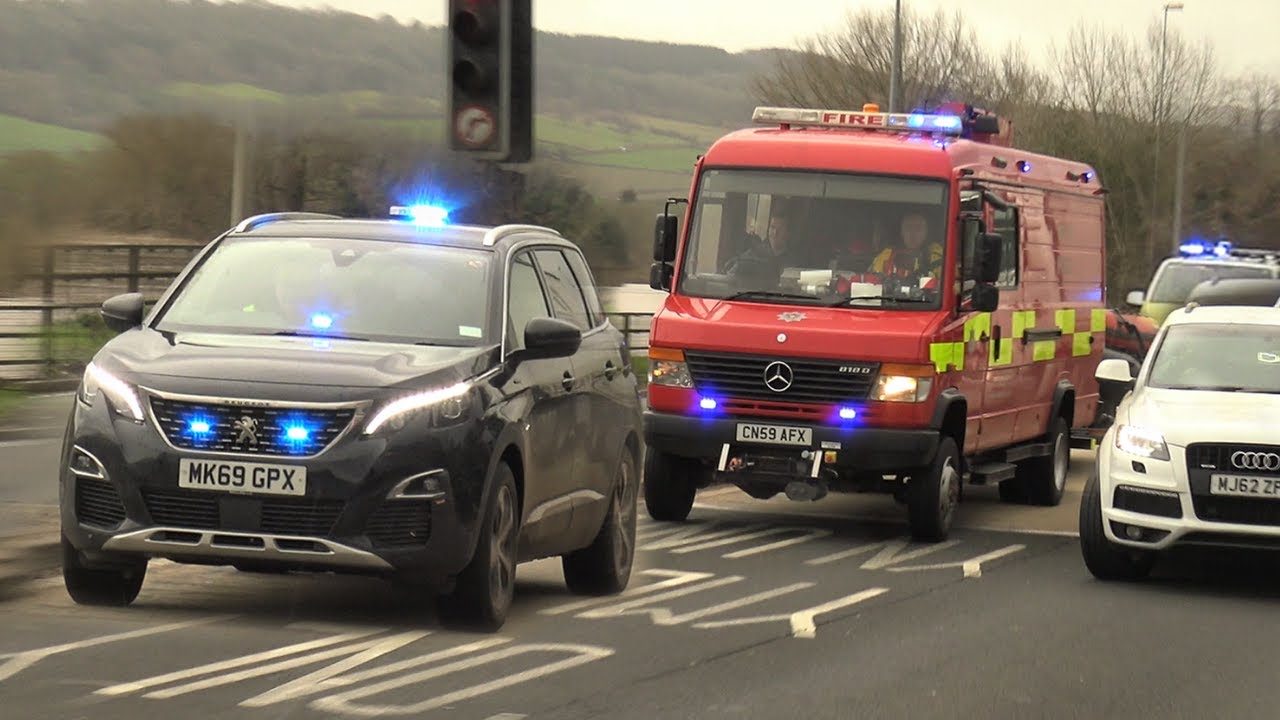 COMING THROUGH! - SEARCH & RESCUE CONVOY + UNMARKED Unit + Police cars ...