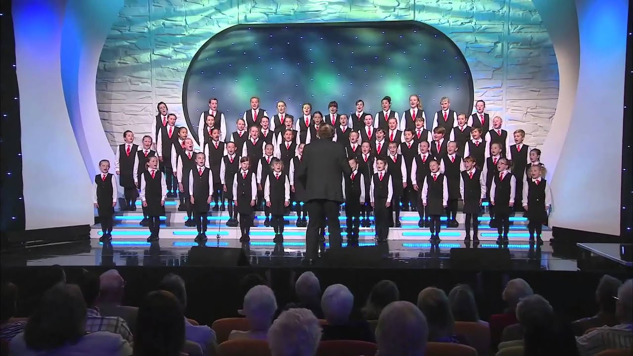 Côr Merched a Bechgyn Hywel - Dawns Tsiec - YouTube