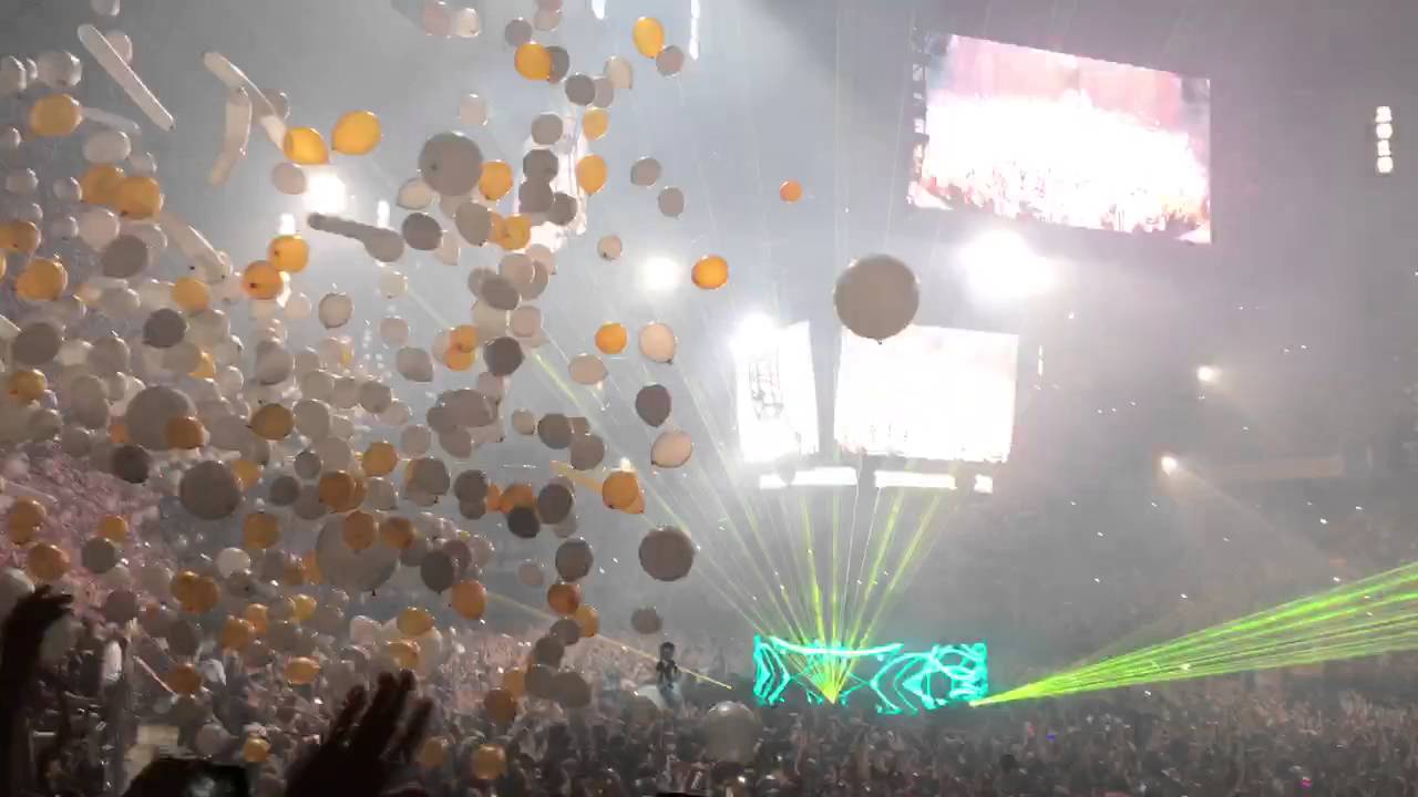 Bassnectar LIVE NYE 360 2015 "Lights" into Countdown - YouTube