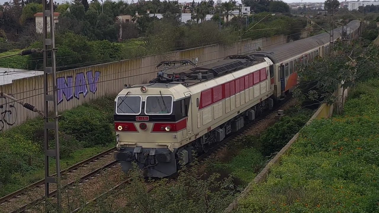 ONCF E-1251 assurant le TL 902 après un long voyage de Khouribga ...