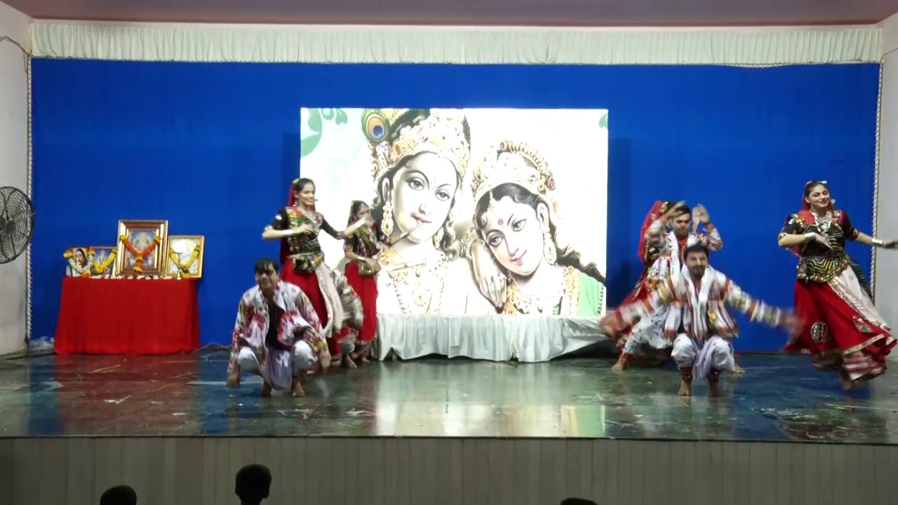 Garba | Boys Girls | Hellaro | Radha Shyam | Dance Performance - YouTube